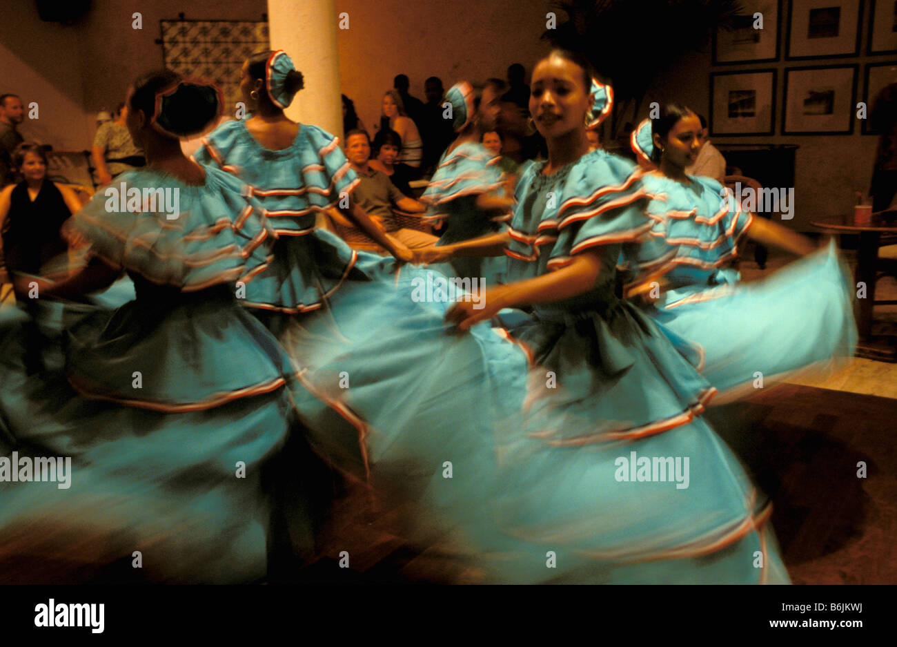 Dominican republic dance hi-res stock photography and images - Alamy