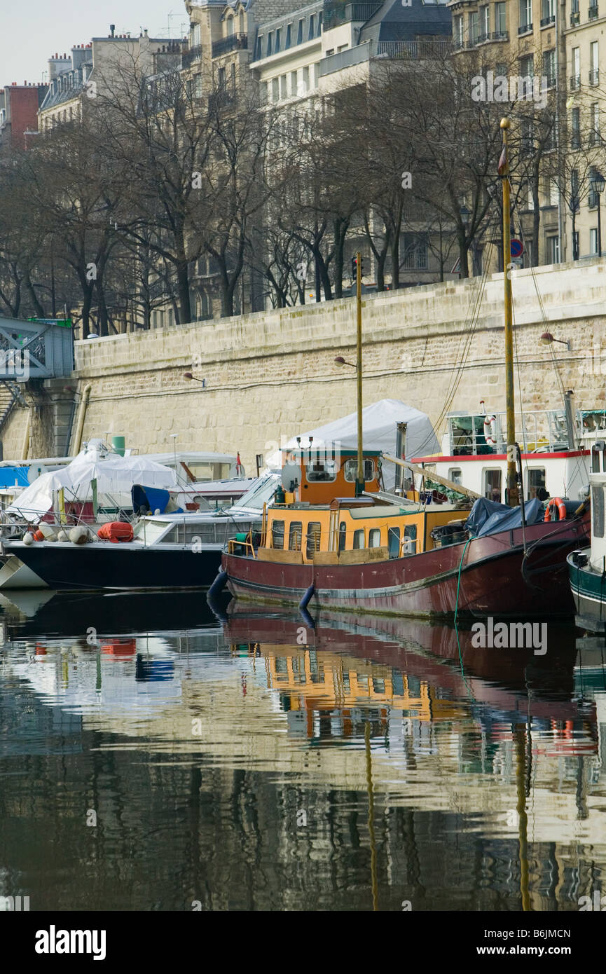 Port de plaisance de paris arsenal hi-res stock photography and images ...