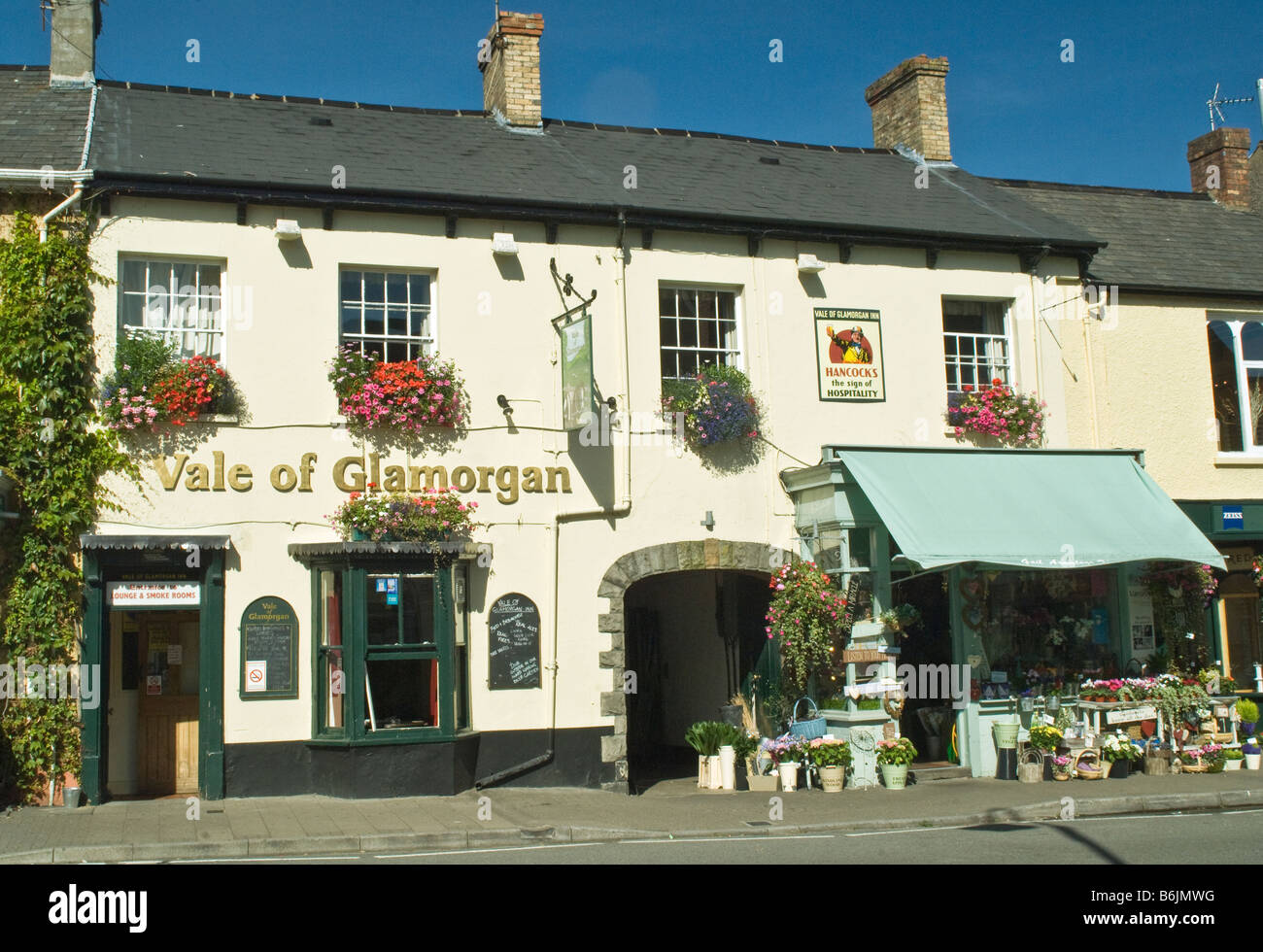 House in cowbridge hi-res stock photography and images - Alamy