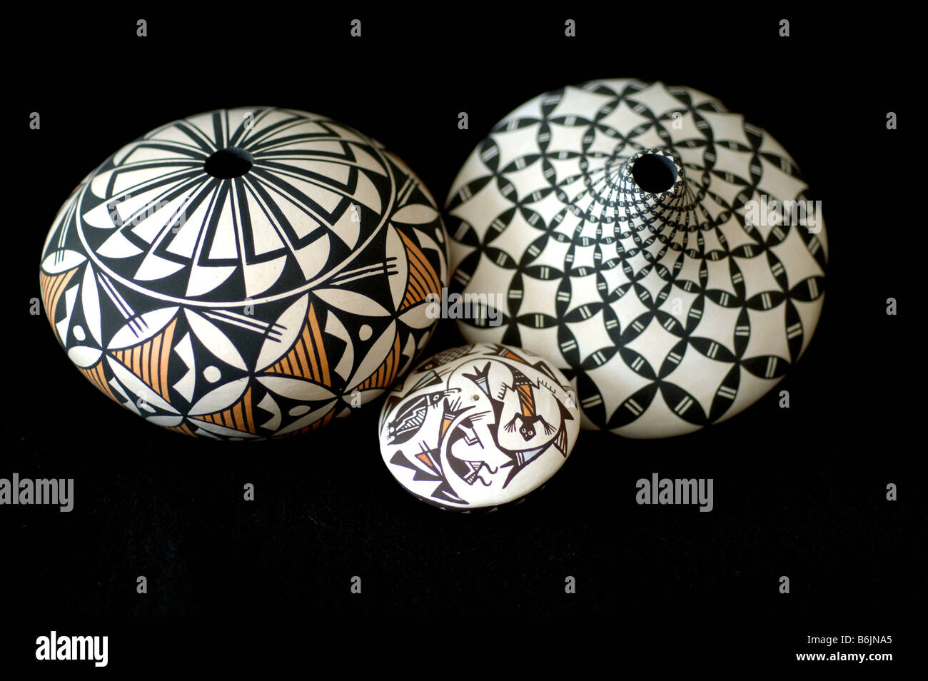 Acoma pueblo indian pottery hi-res stock photography and images - Alamy