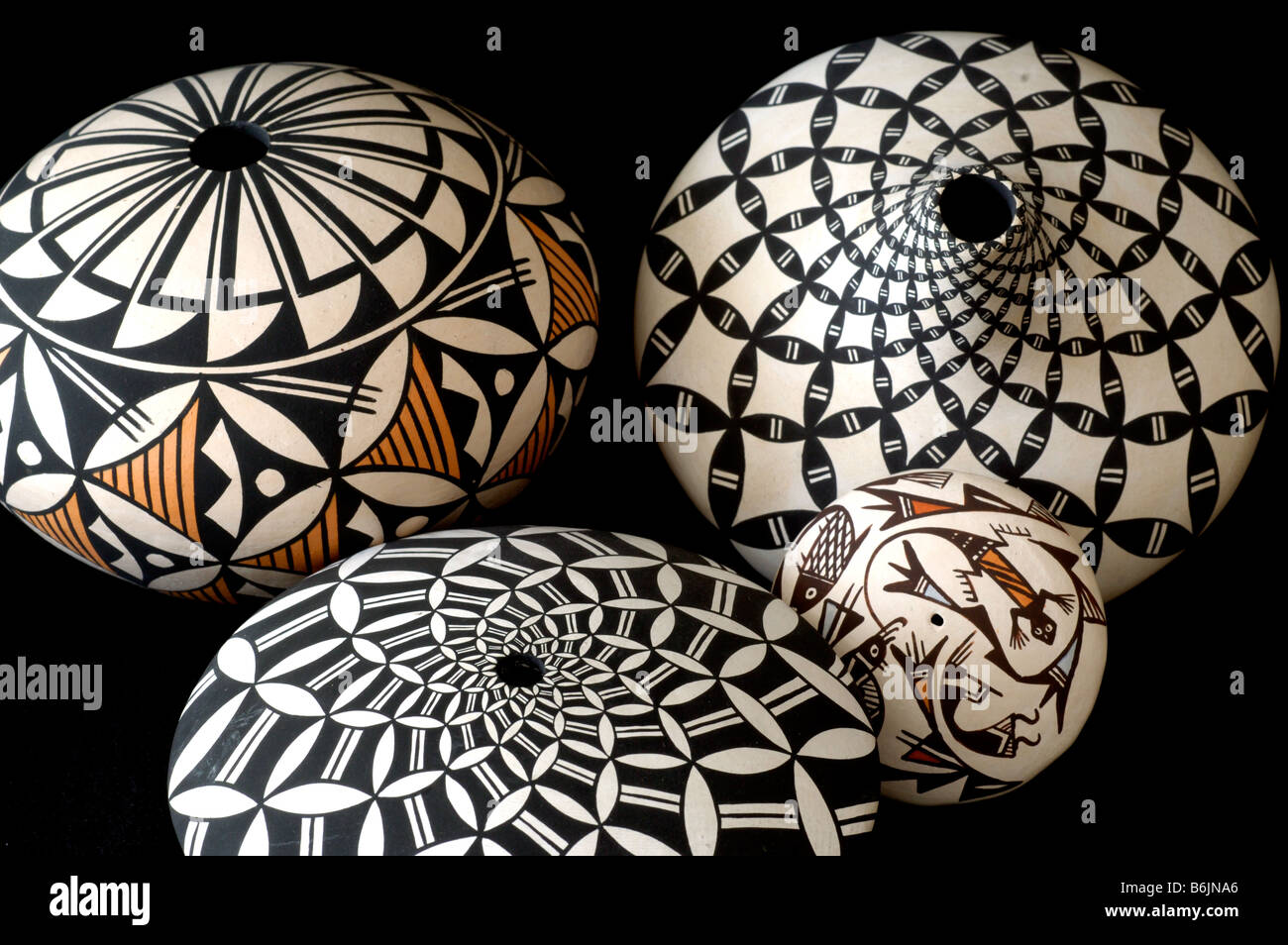 Acoma pueblo indian pottery hi-res stock photography and images - Alamy