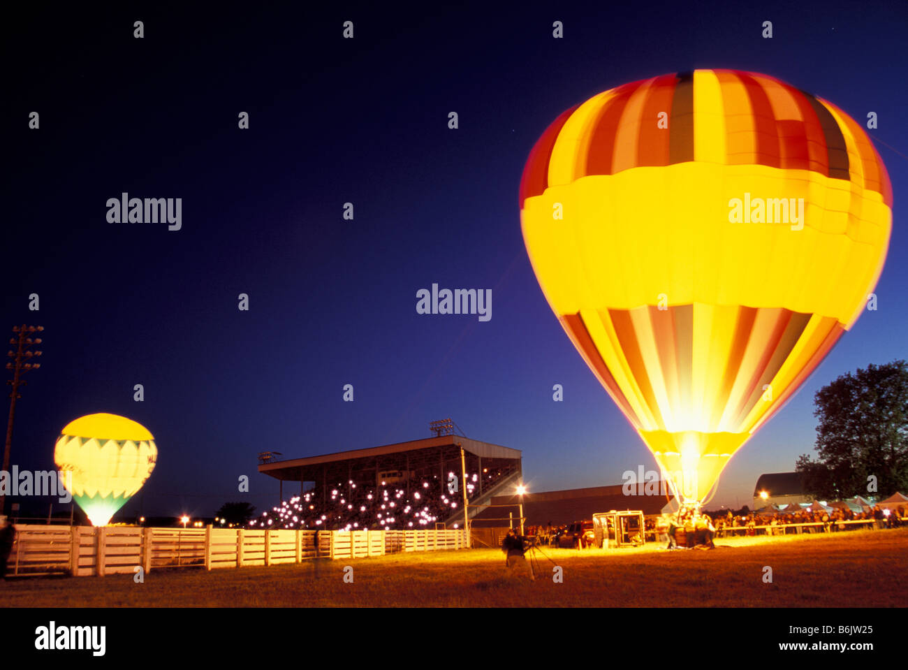 USA, WA, 30th annual Walla Walla Hot Air Balloon Stampede, balloons ...