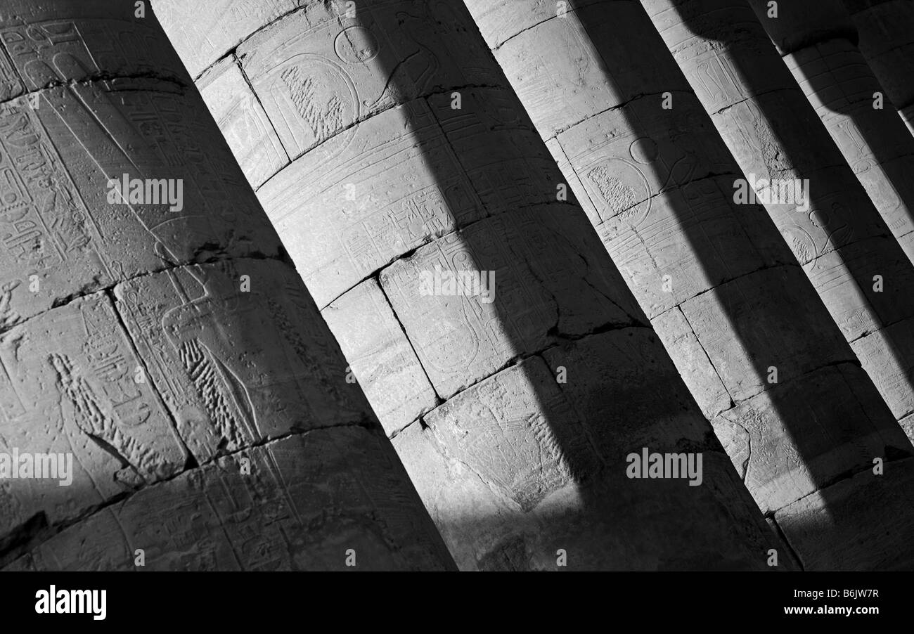 Ancient egypt columns hi-res stock photography and images - Alamy