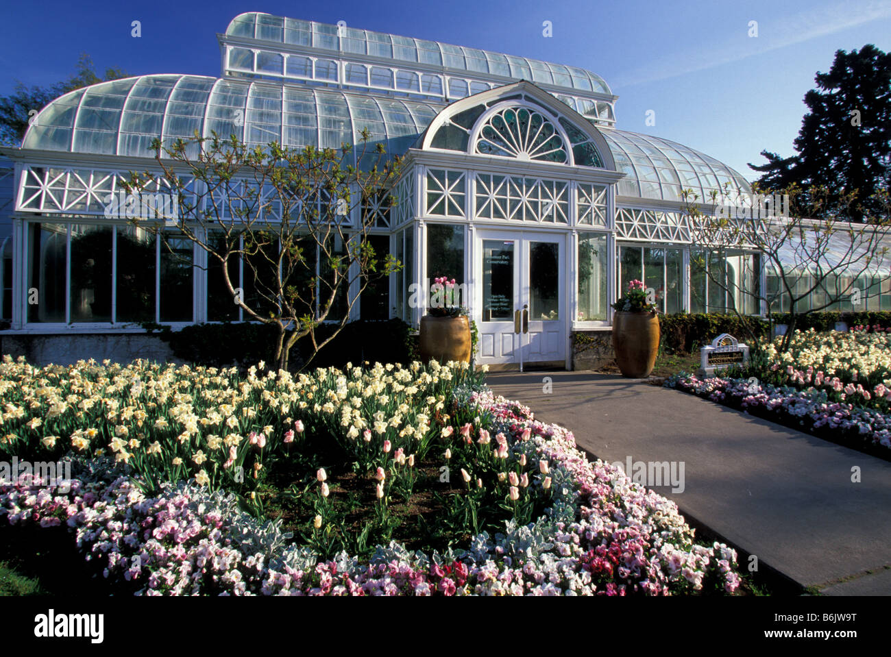 NA, USA, Seattle, Volunteer Park, Volunteer Park Conservatory in ...