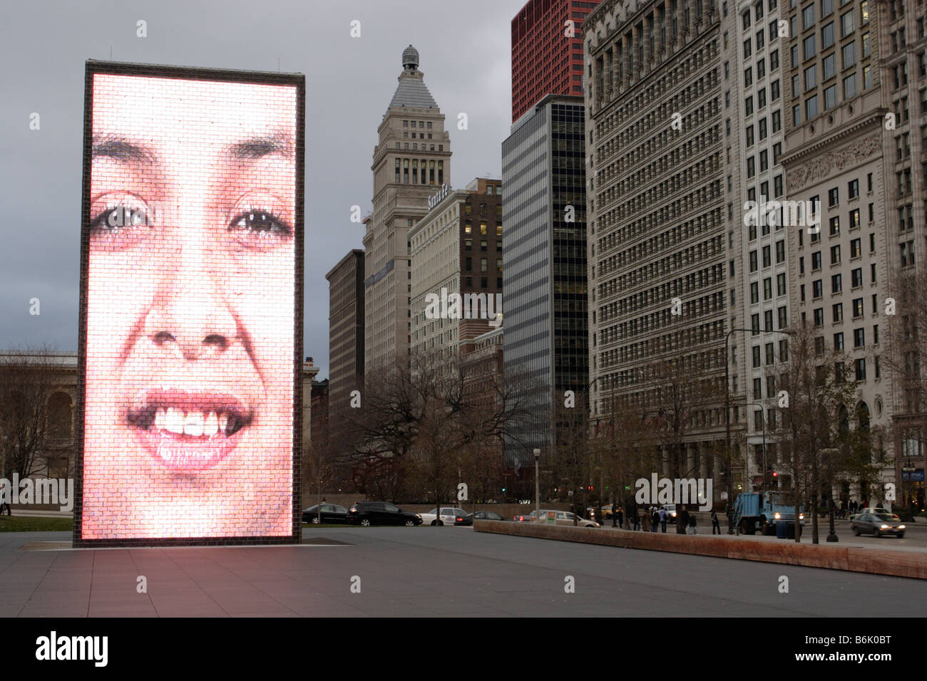 The Face Fountain in Chicago at Millenium Park Stock Photo - Alamy