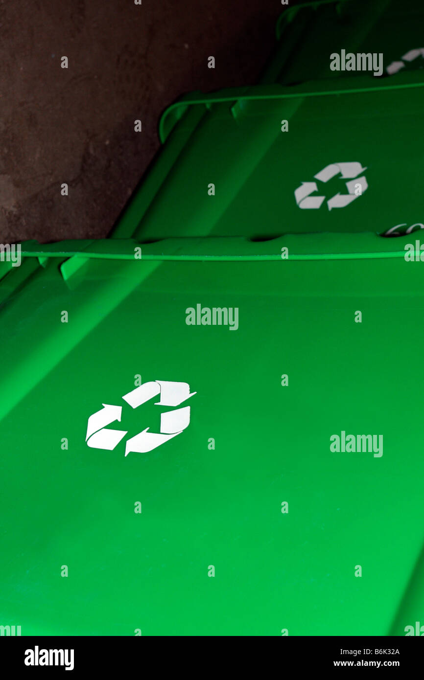 Tub triangular hi-res stock photography and images - Alamy