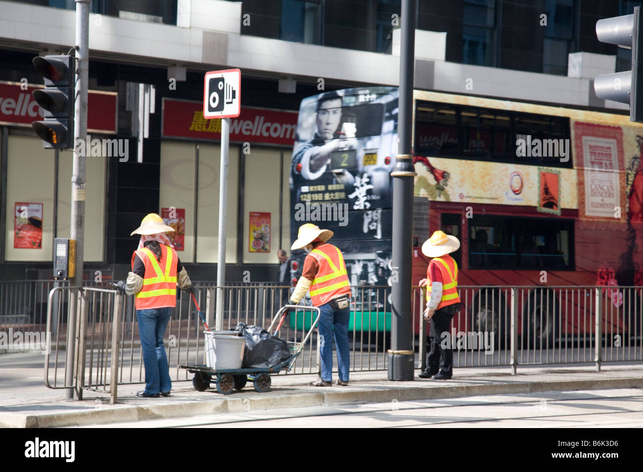 China hong kong cleaning cleaning hi-res stock photography and images ...