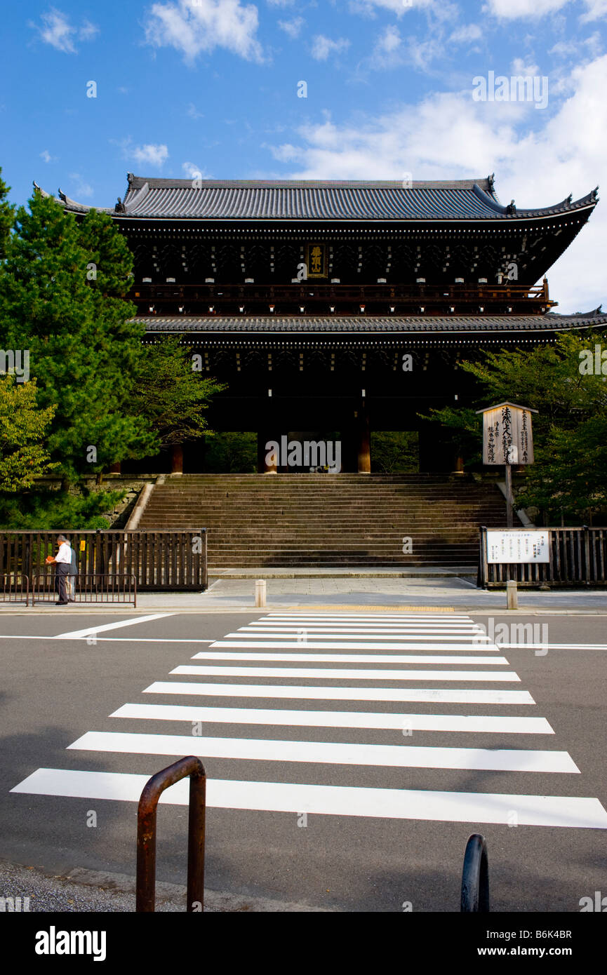 The crossing to Chionin Temple in Kyoto, Japan Stock Photo - Alamy