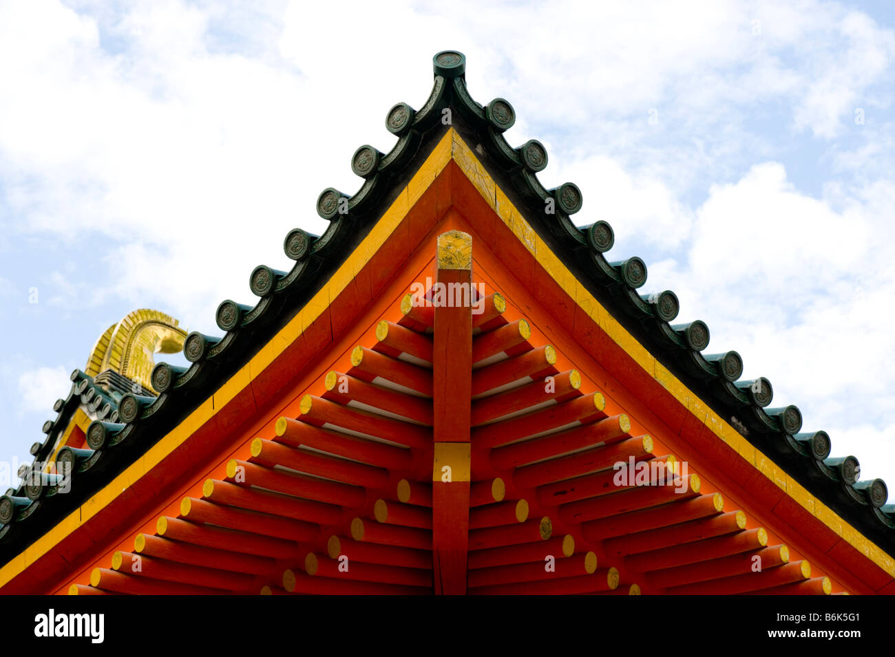 Pagoda japan roof tiles hi-res stock photography and images - Alamy