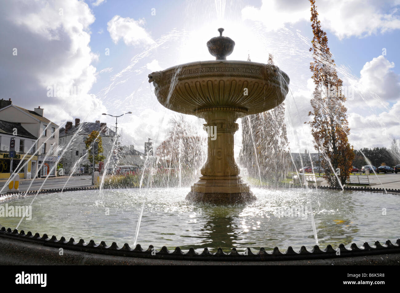 Memorial fountain, The Square, Barnstaple Stock Photo - Alamy