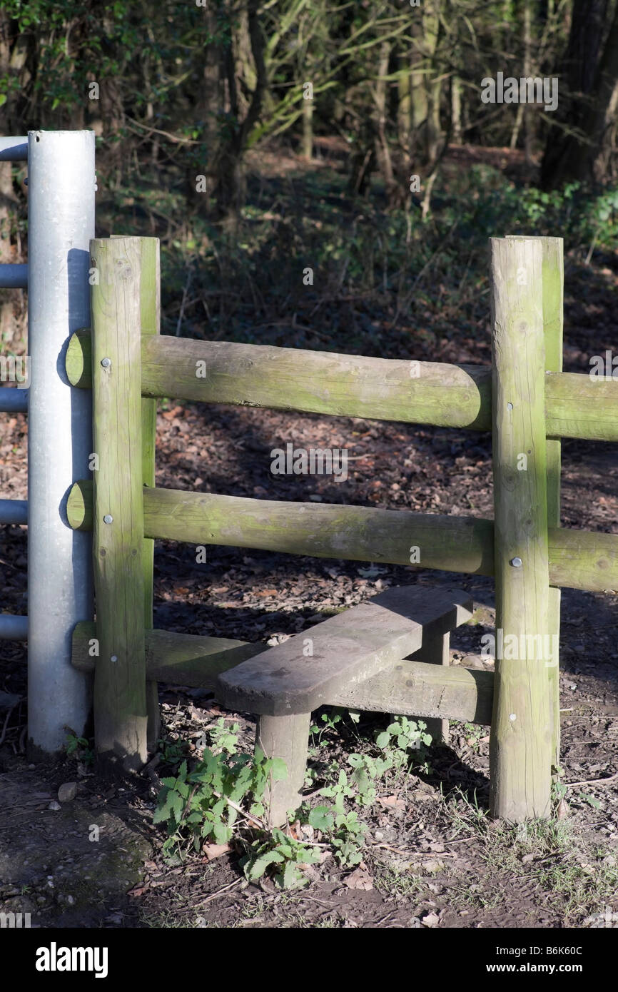 A gate on a footpath Stock Photo - Alamy