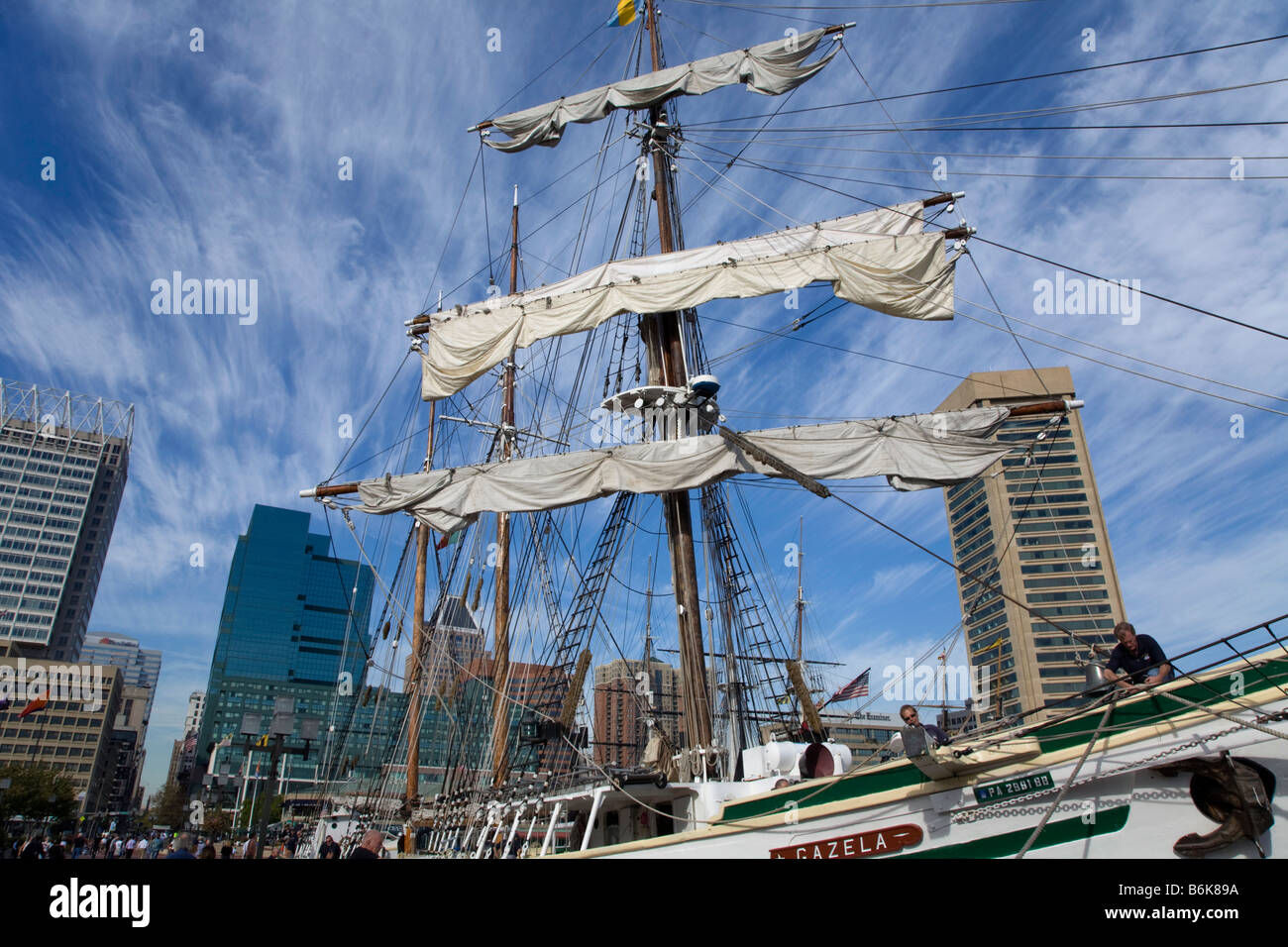 Downtown baltimore blue sky hi-res stock photography and images - Alamy
