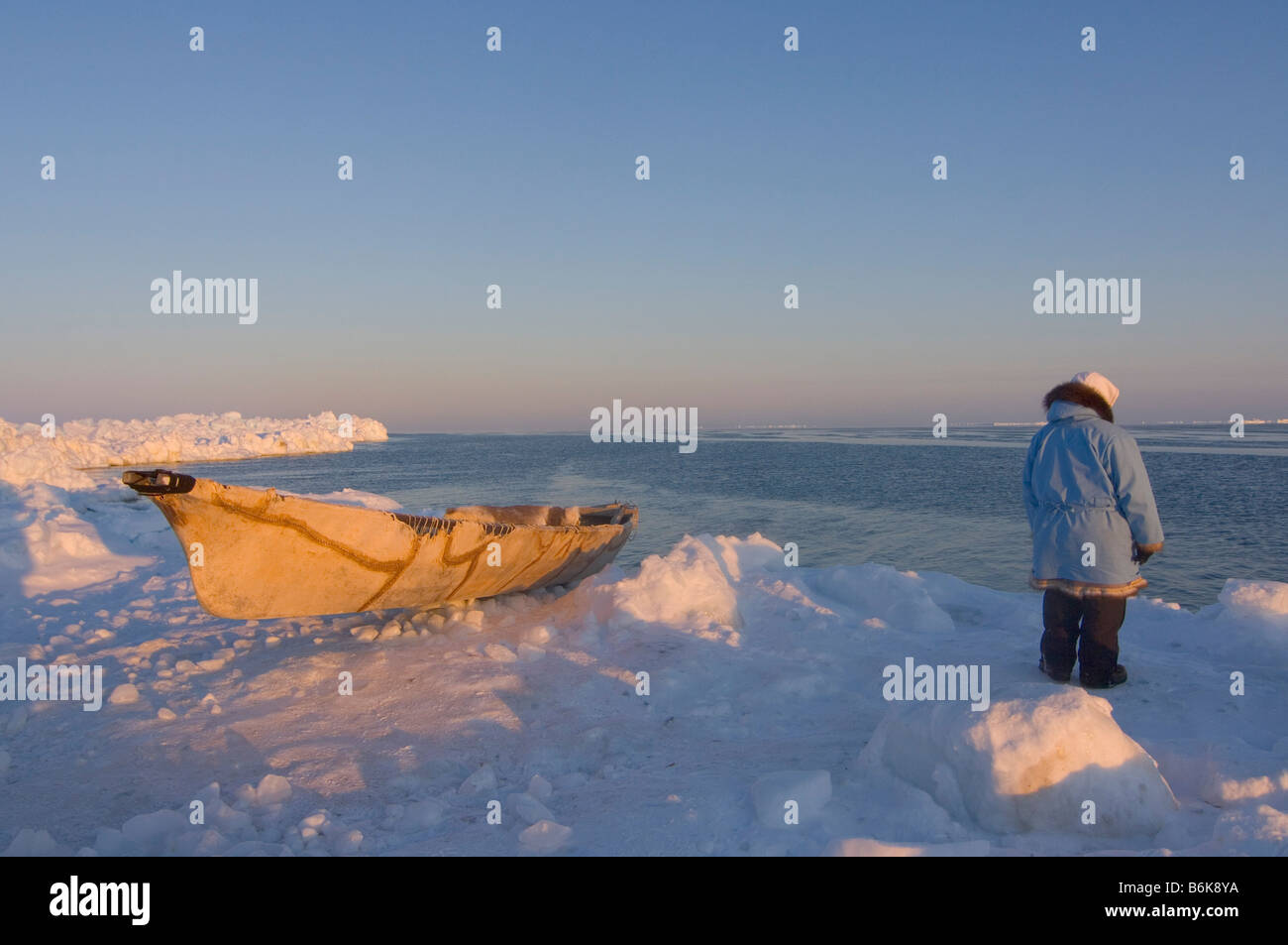 Inupiaq eskimo skin boat hi-res stock photography and images - Alamy