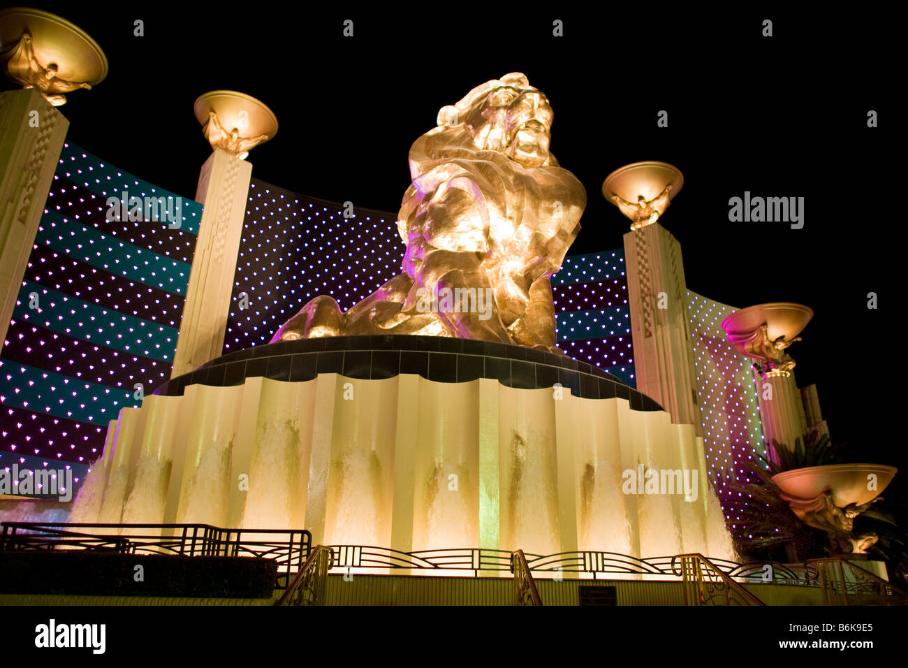 Mgm grand las vegas lion hi-res stock photography and images - Alamy