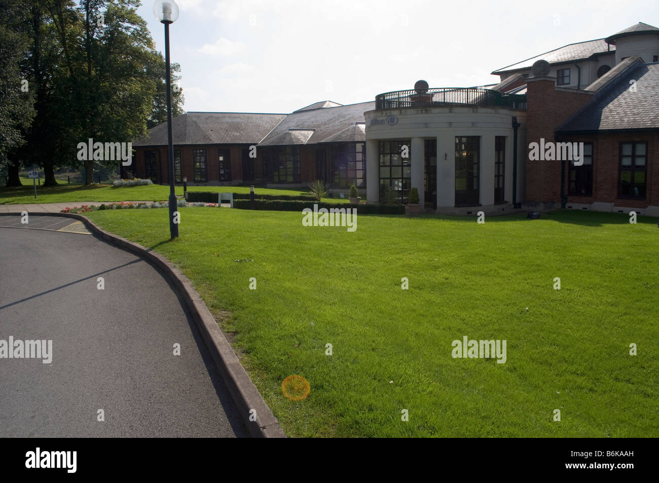 Hotel estate grounds hi-res stock photography and images - Alamy