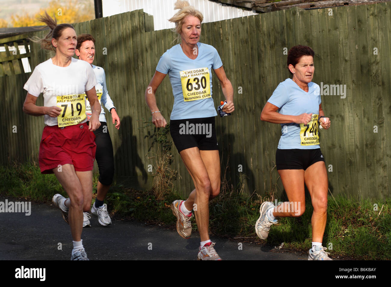 Tall man and short woman hi-res stock photography and images - Alamy