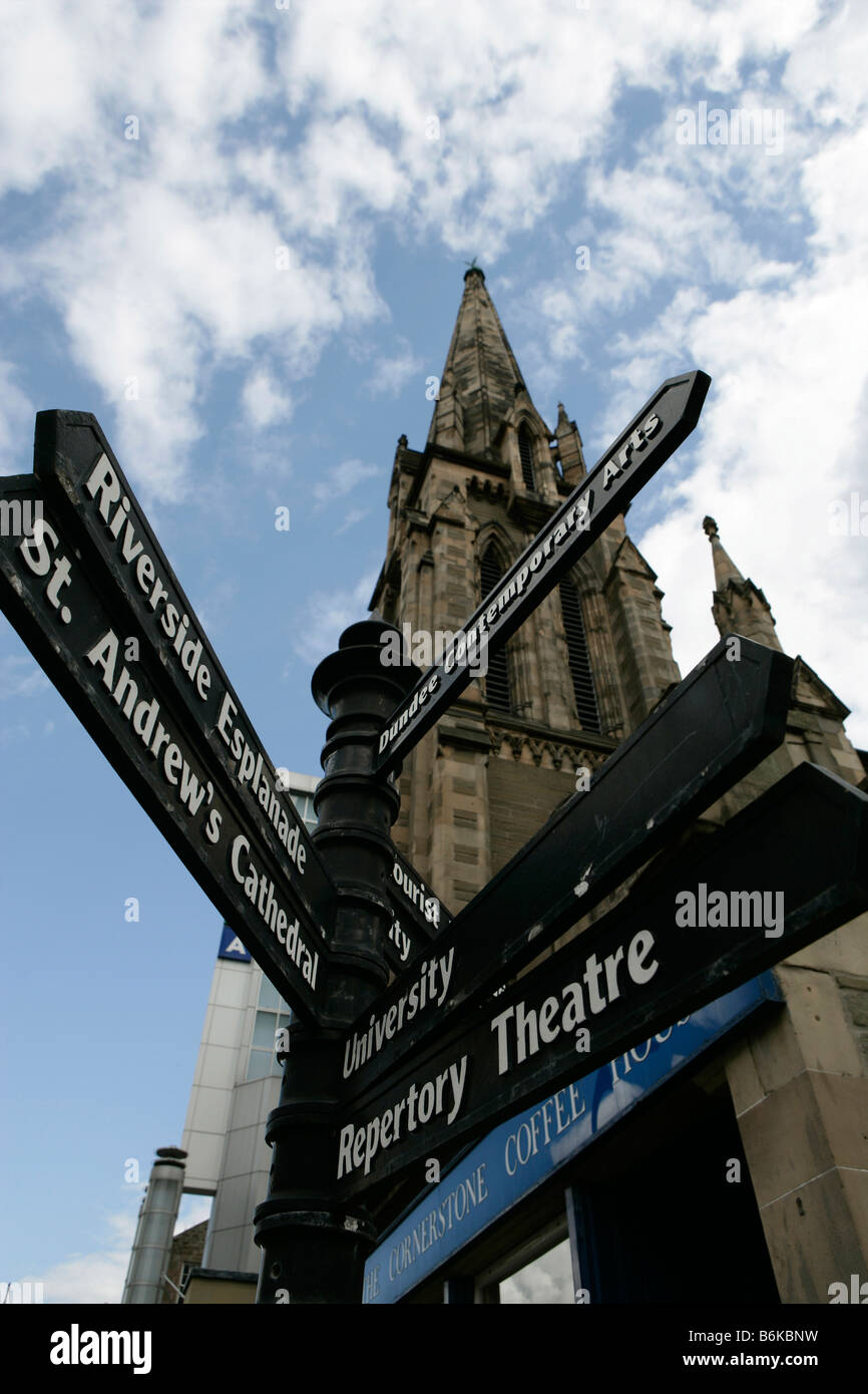 Dundee sign hi-res stock photography and images - Alamy