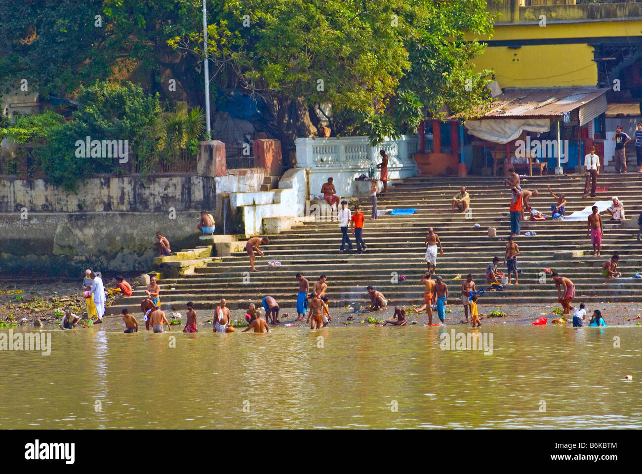 Bathing Ghat on the Hooghly River in Kolkata, India Stock Photo - Alamy
