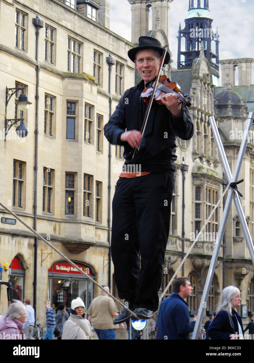 Tightrope dance hi-res stock photography and images - Alamy