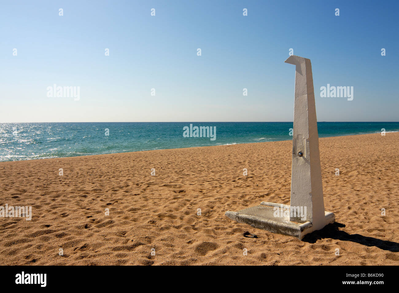 Outdoor shower on beach hi-res stock photography and images - Alamy