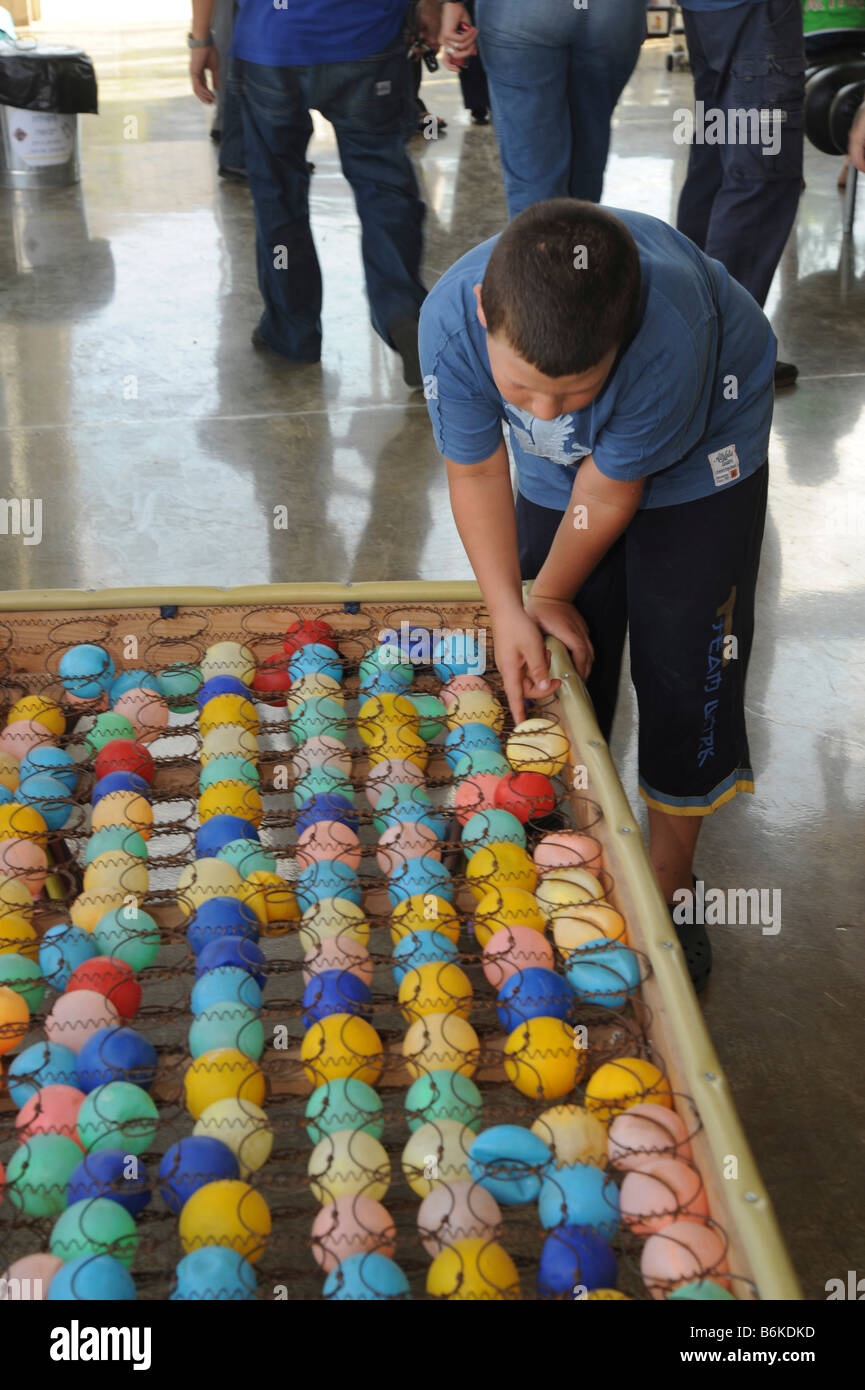 Israel Hiriya the recycling museum child learning about the recycling ...