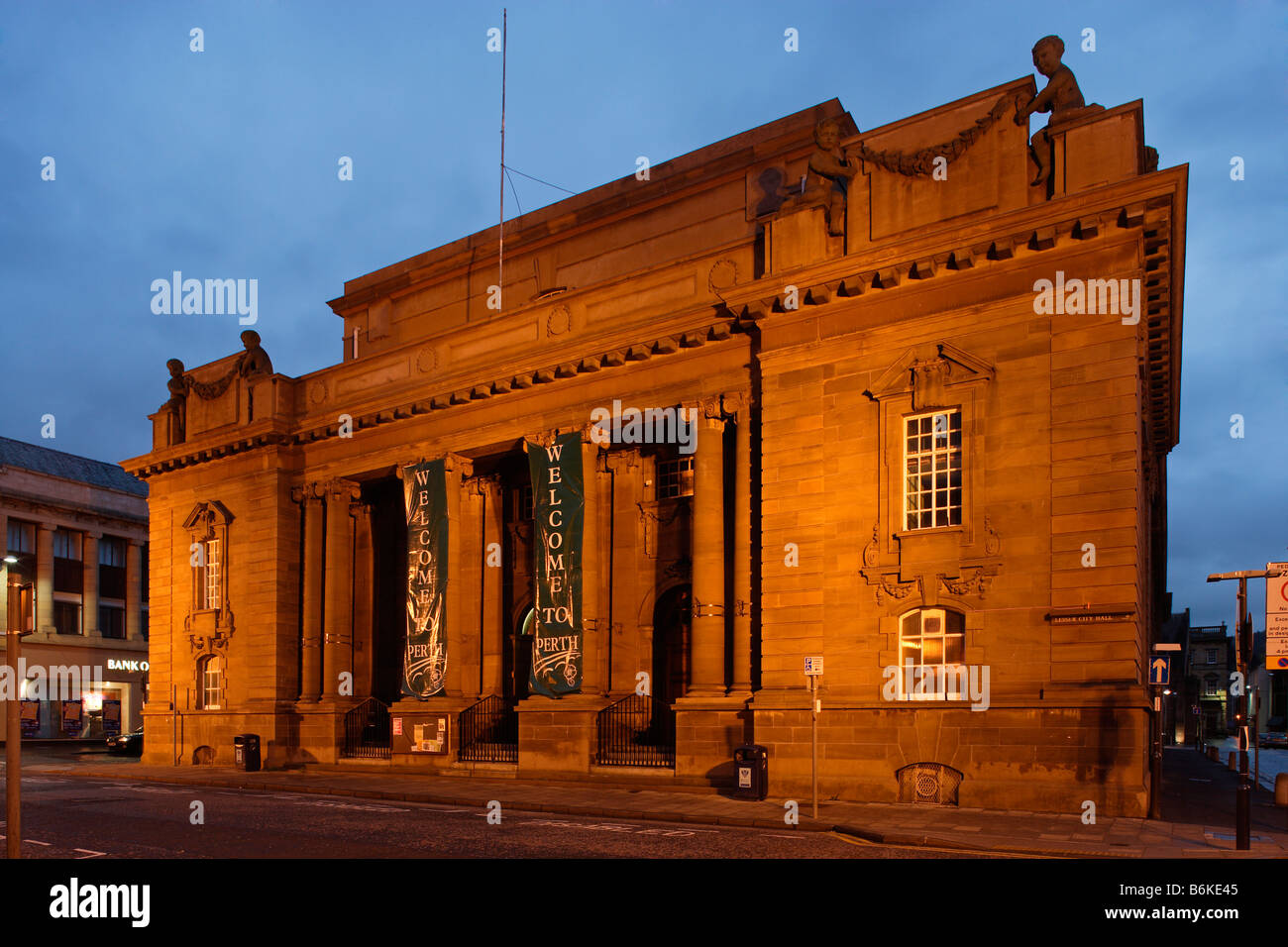 Perth city hall scotland hi-res stock photography and images - Alamy