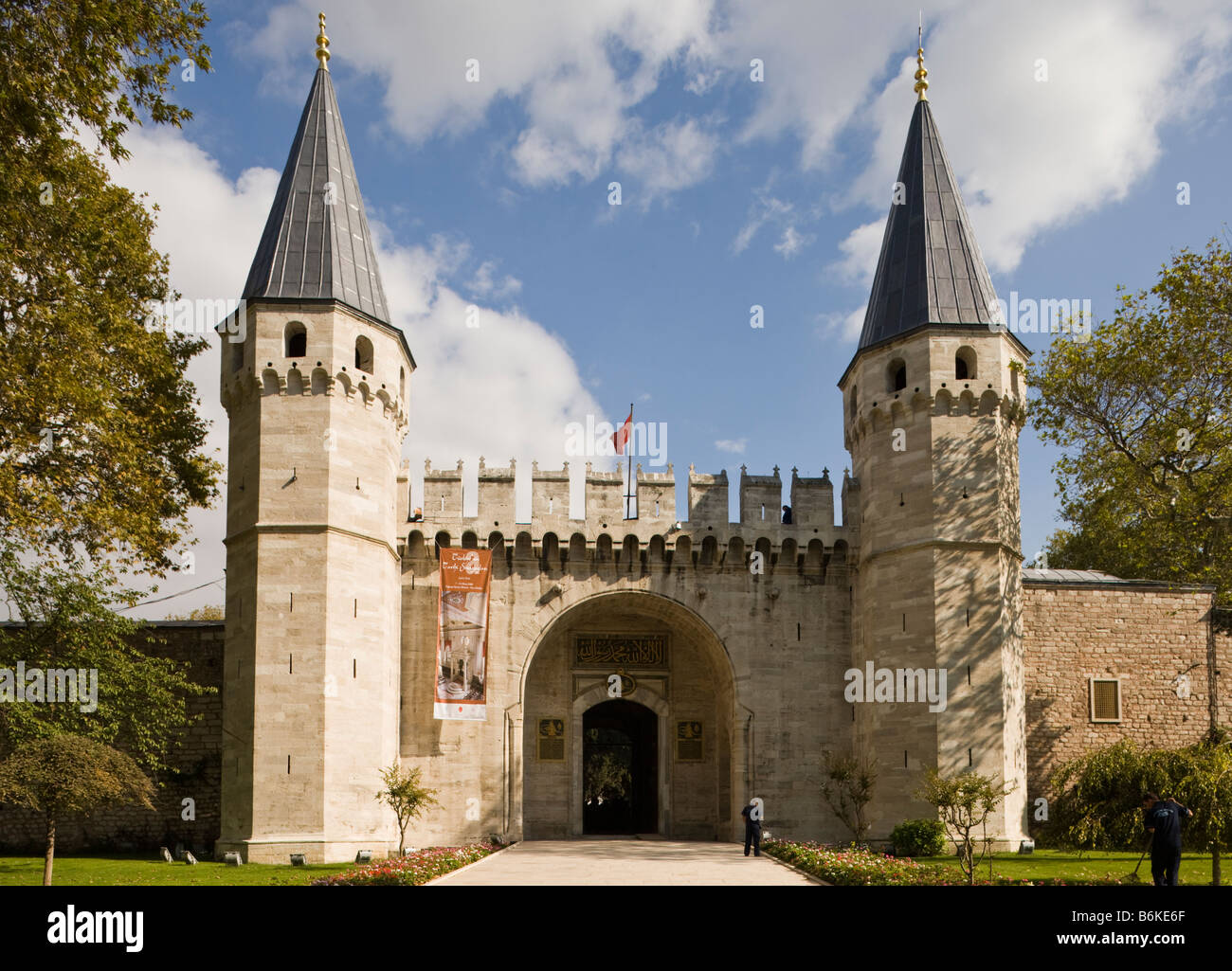 The Middle Gate of the Topkapi Saray Palace, Istanbul, Turkey Stock ...