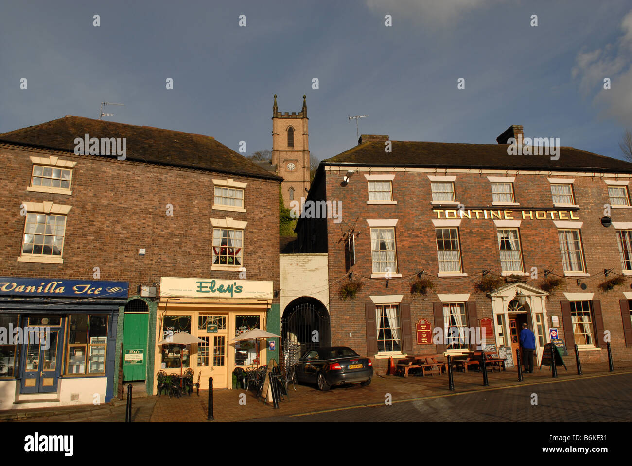 Tontine hotel hi-res stock photography and images - Alamy