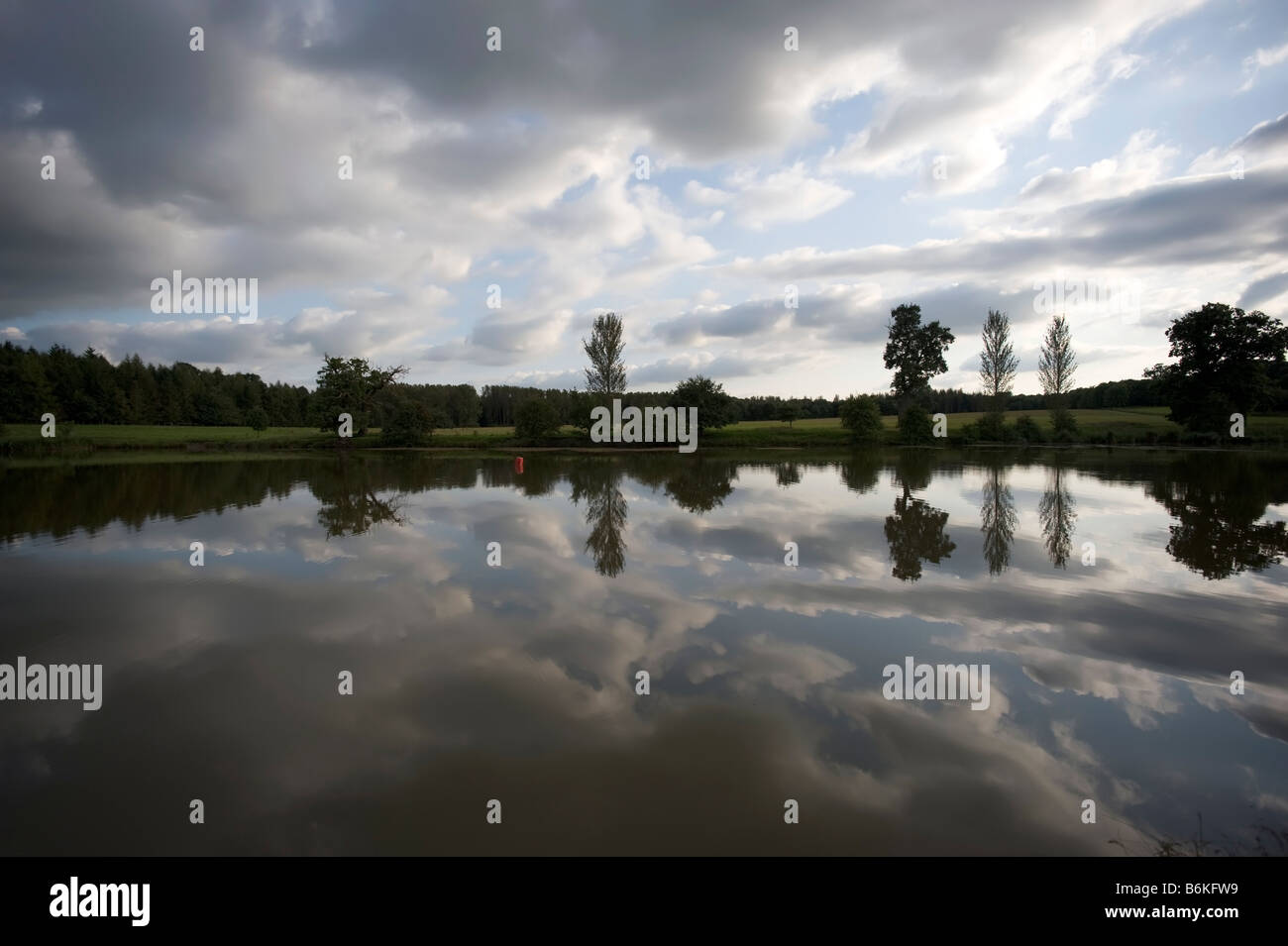 Nimbus clouds uk hi-res stock photography and images - Alamy