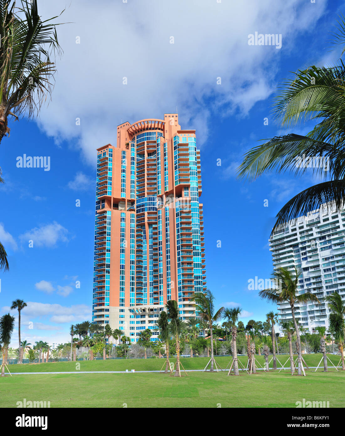 Condo tower hi-res stock photography and images - Alamy