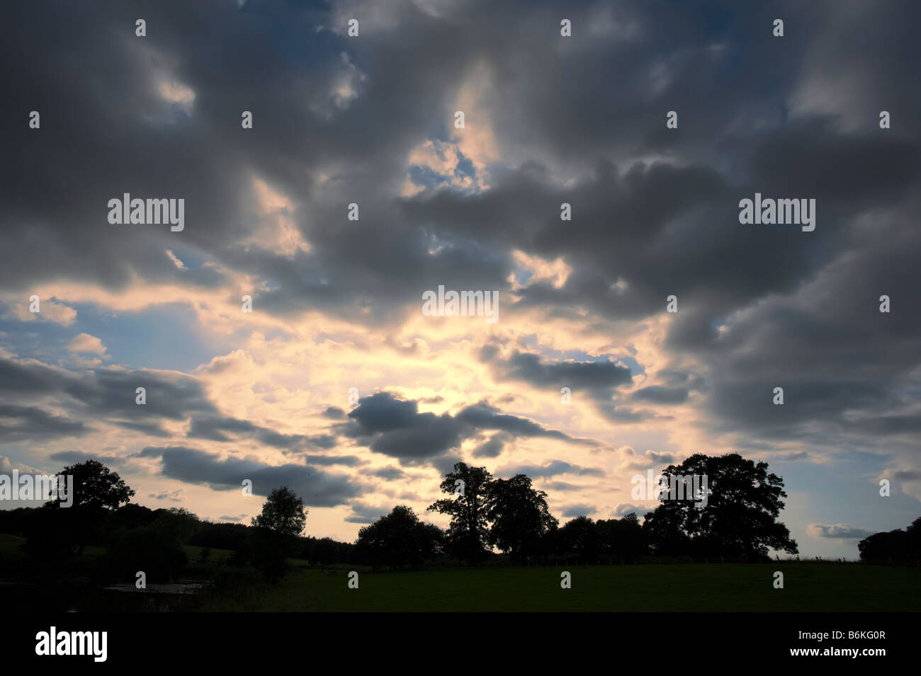 Cumulo clouds hi-res stock photography and images - Alamy