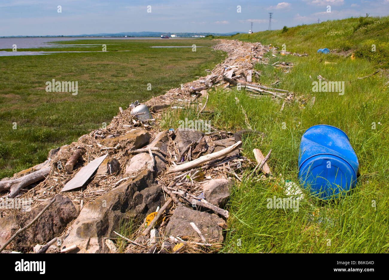Foreshore and seawall protecting Newport Wetlands National Nature ...