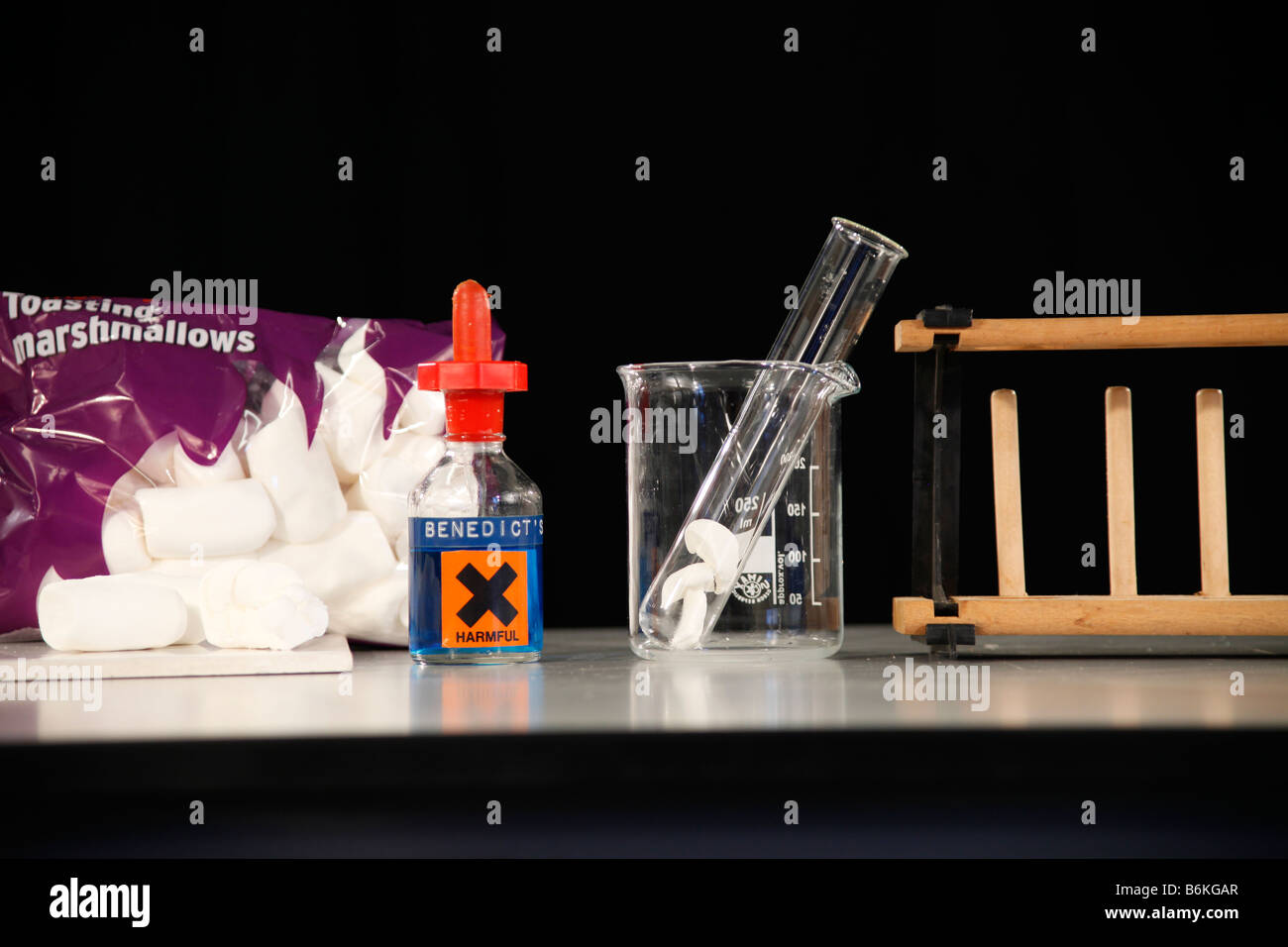 science laboratory equipment Stock Photo - Alamy