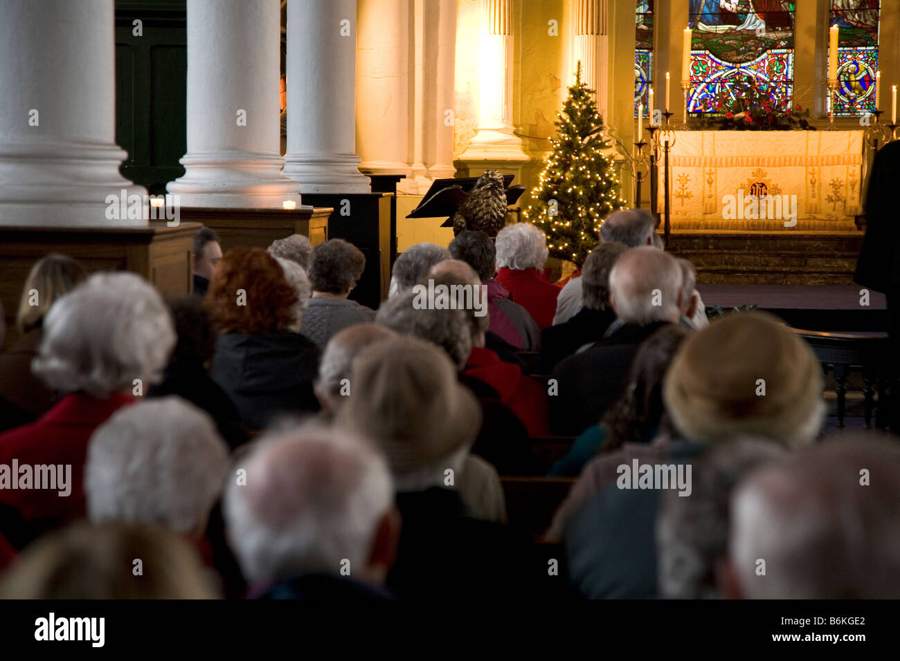 Christmas carol service hi-res stock photography and images - Alamy