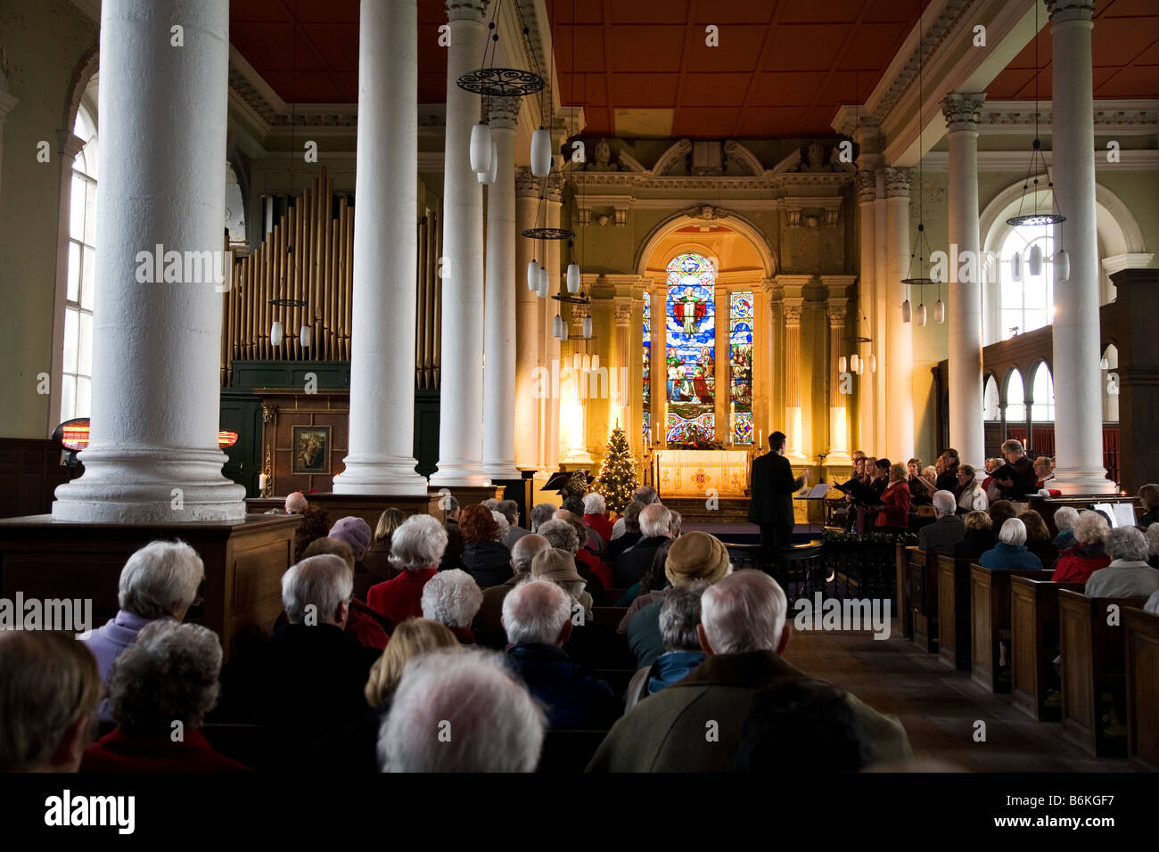 Christmas carol service hi-res stock photography and images - Alamy