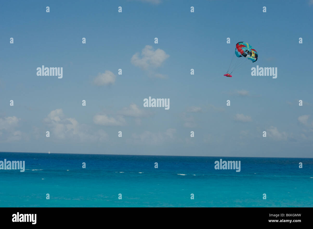 Parachute sailing in Cancun Mexico Stock Photo - Alamy