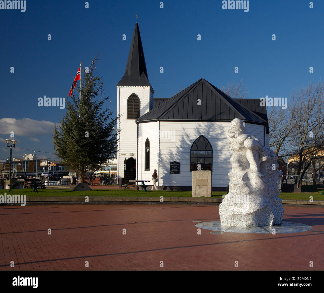 Mosaic Sculpture of Captain Scott in front of the Norwegian Church ...
