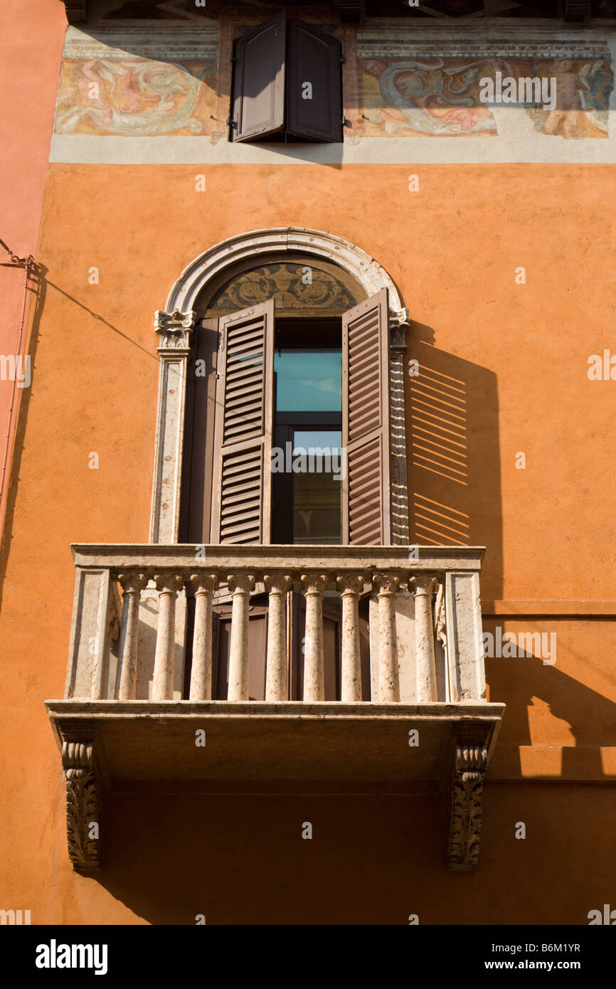 Classic venetian style hi-res stock photography and images - Alamy