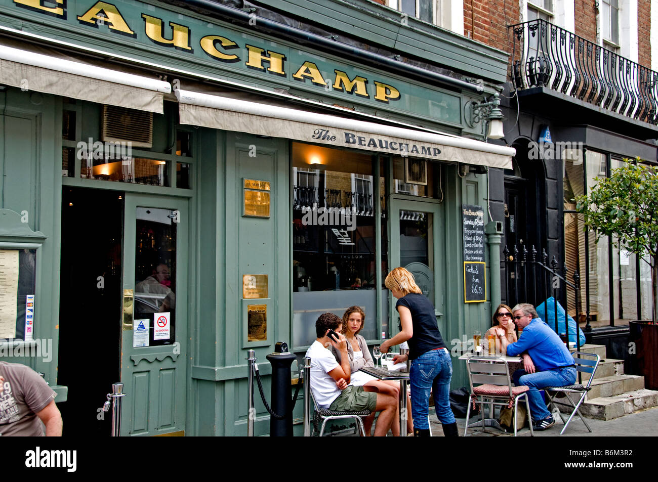 London tourist place hi-res stock photography and images - Alamy