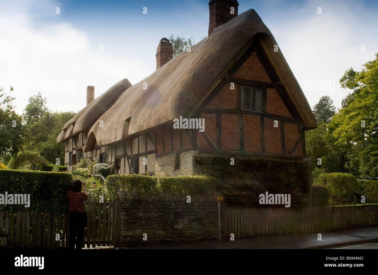anne hathaways cottage home of william shakespeares wife shottery ...