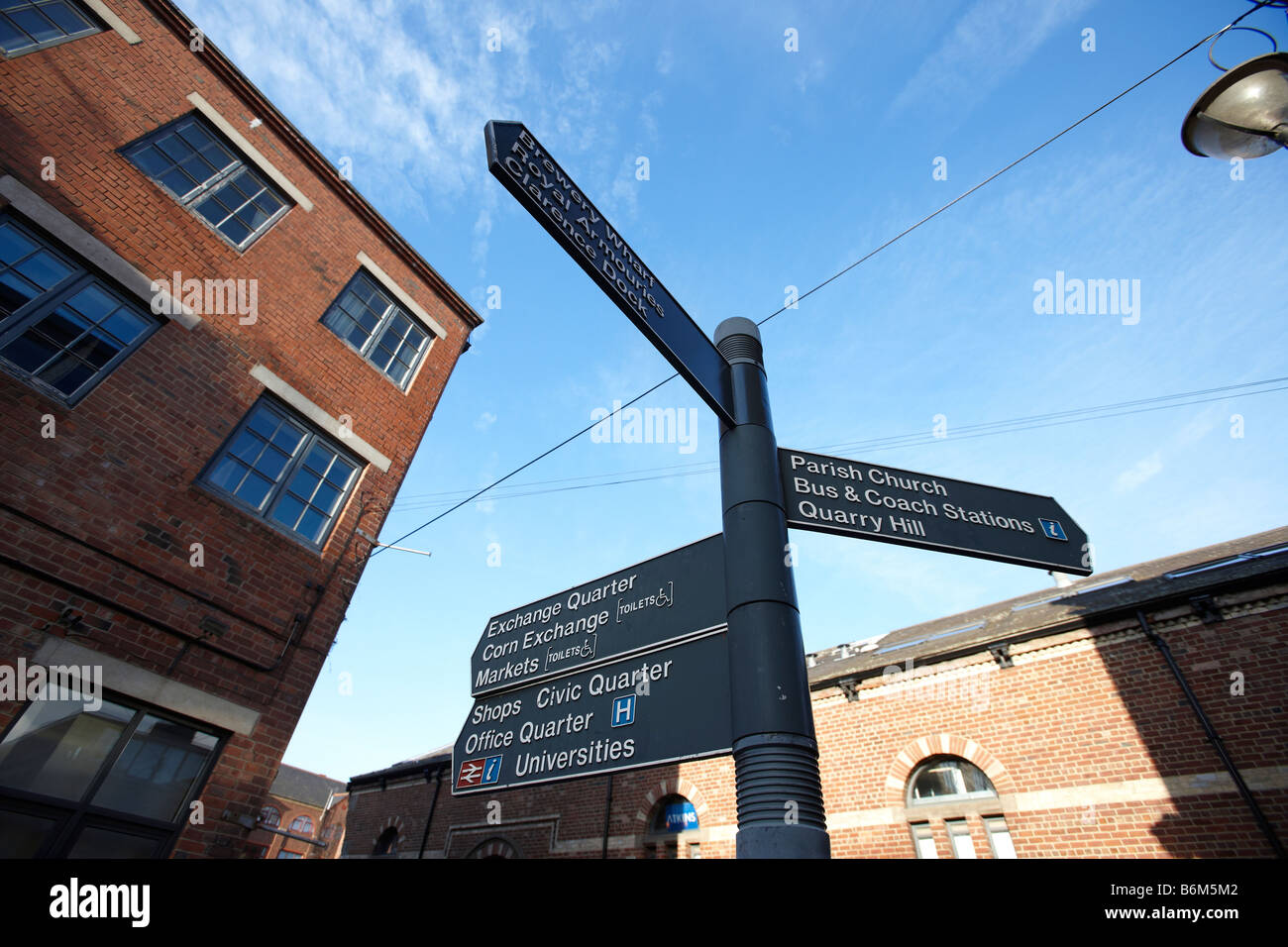 Uk city centre roadsign hi-res stock photography and images - Alamy
