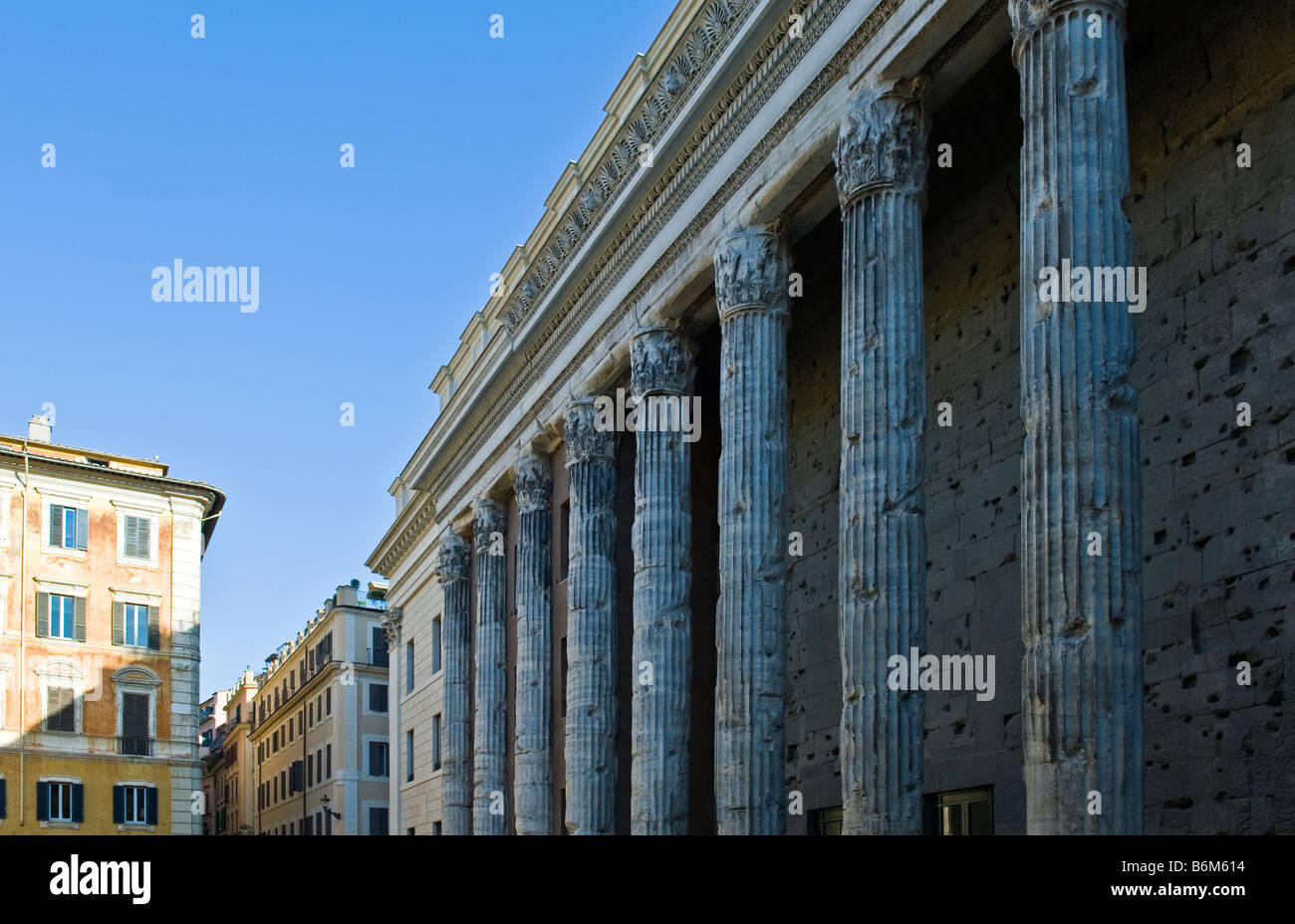 Tempio in pietra hi-res stock photography and images - Alamy