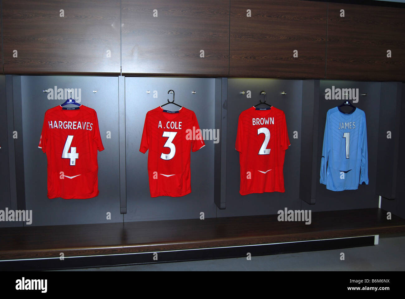 Changing rooms and wembley hi-res stock photography and images - Alamy