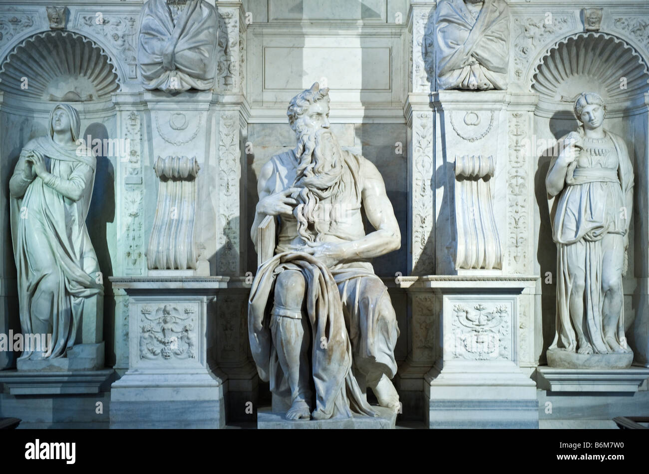 Moses statue hi-res stock photography and images - Alamy