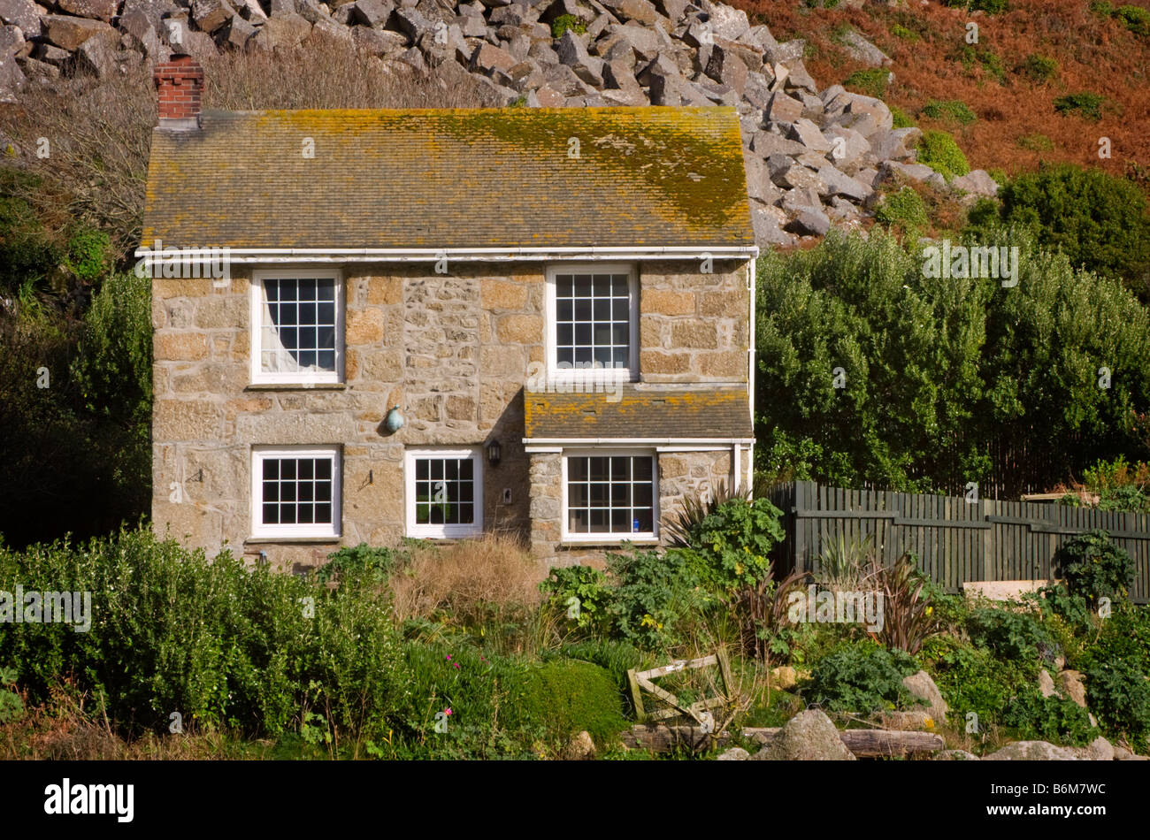 House cornwall granite hi-res stock photography and images - Alamy