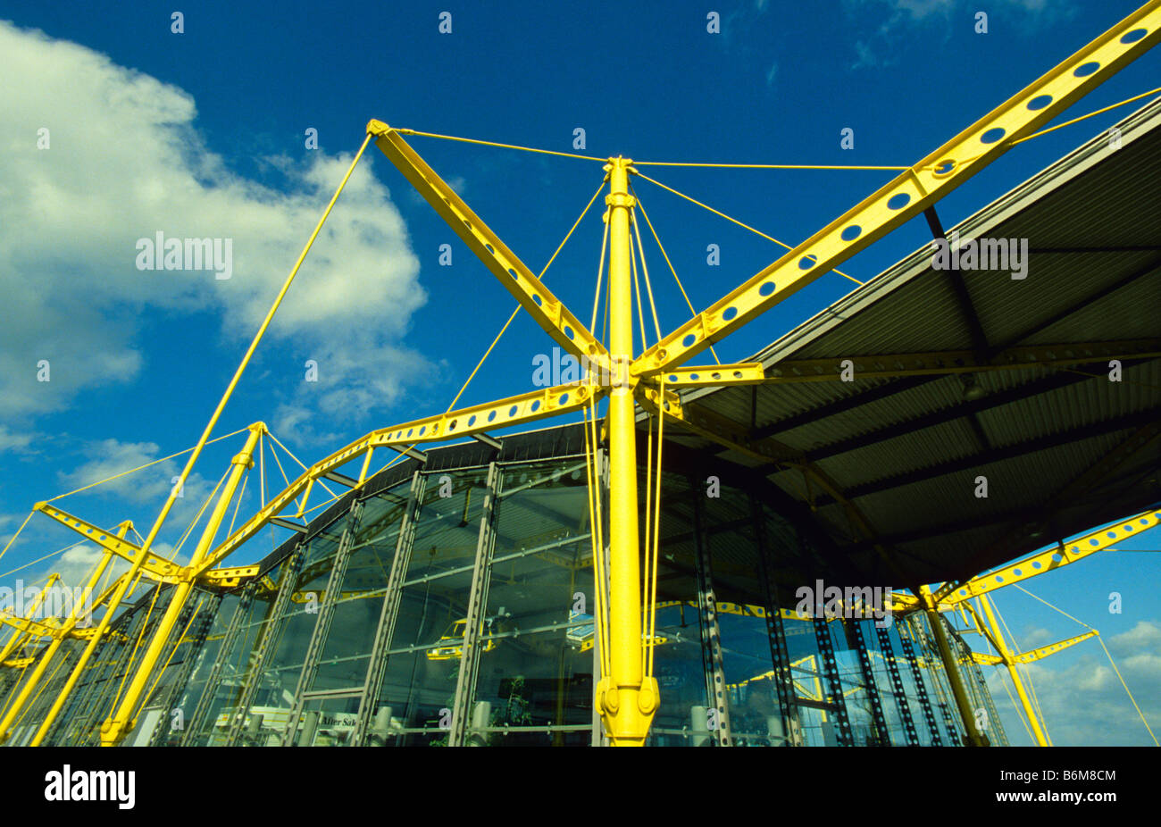 Detail of the modern Spectrum Building (formerly Renault office ...