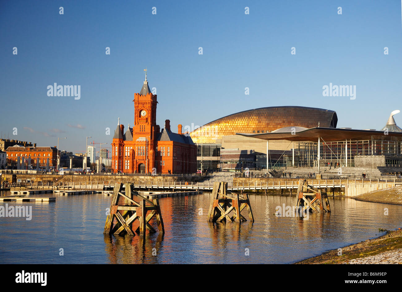 The Pierhead Building, the National Assembly for Wales and the ...