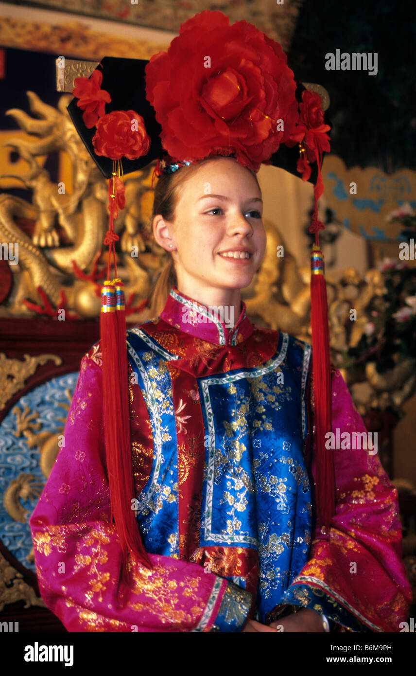 Manchu costume hi-res stock photography and images - Alamy