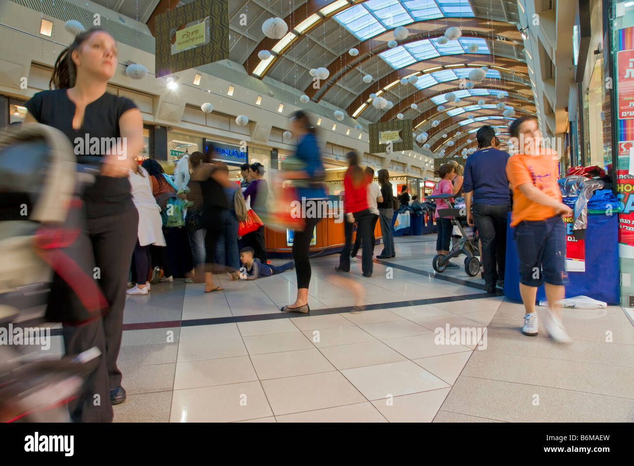 Shopping mall israel hi-res stock photography and images - Alamy