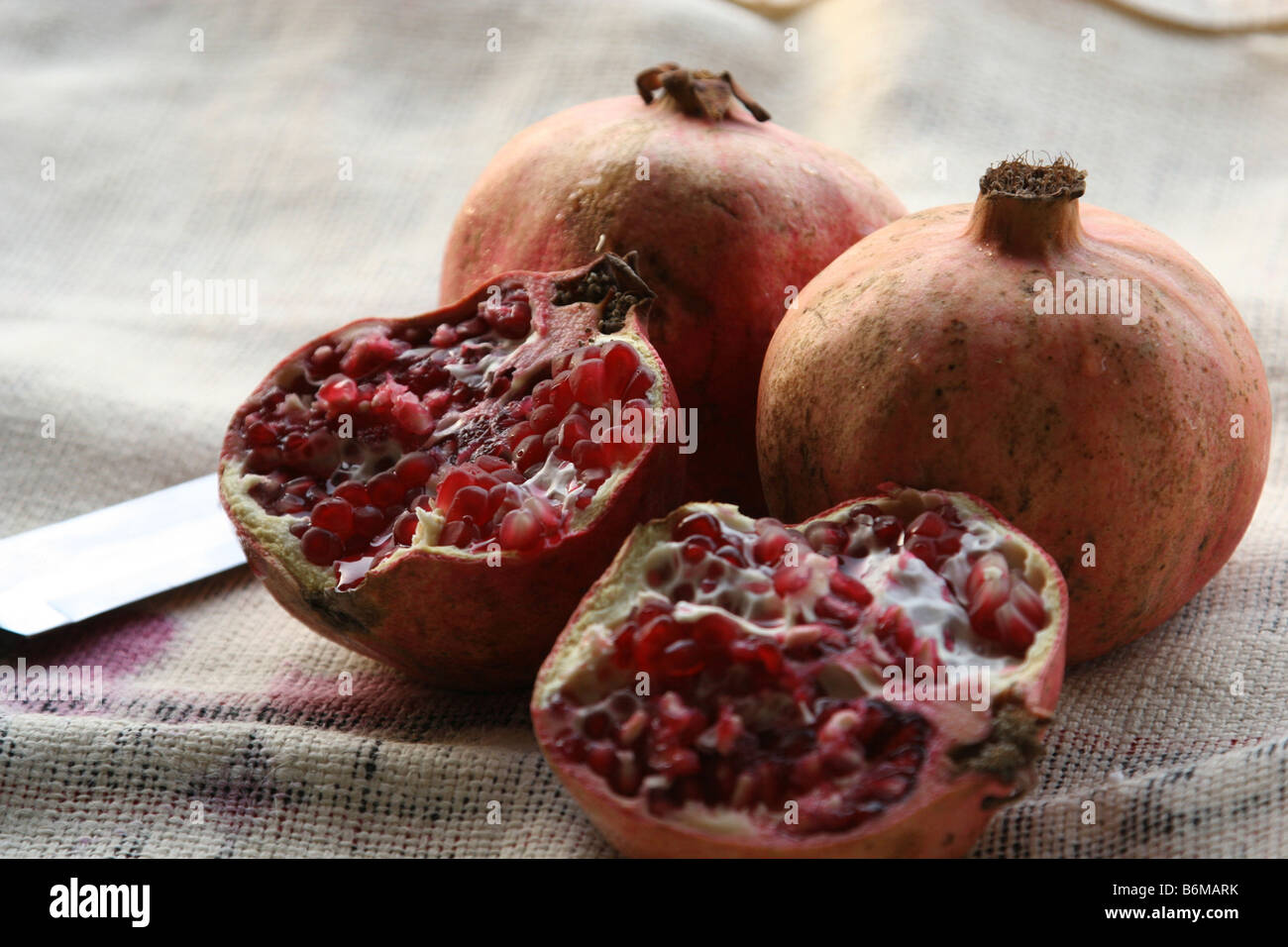 Tropical fruit close upfoodstuff hi-res stock photography and images ...